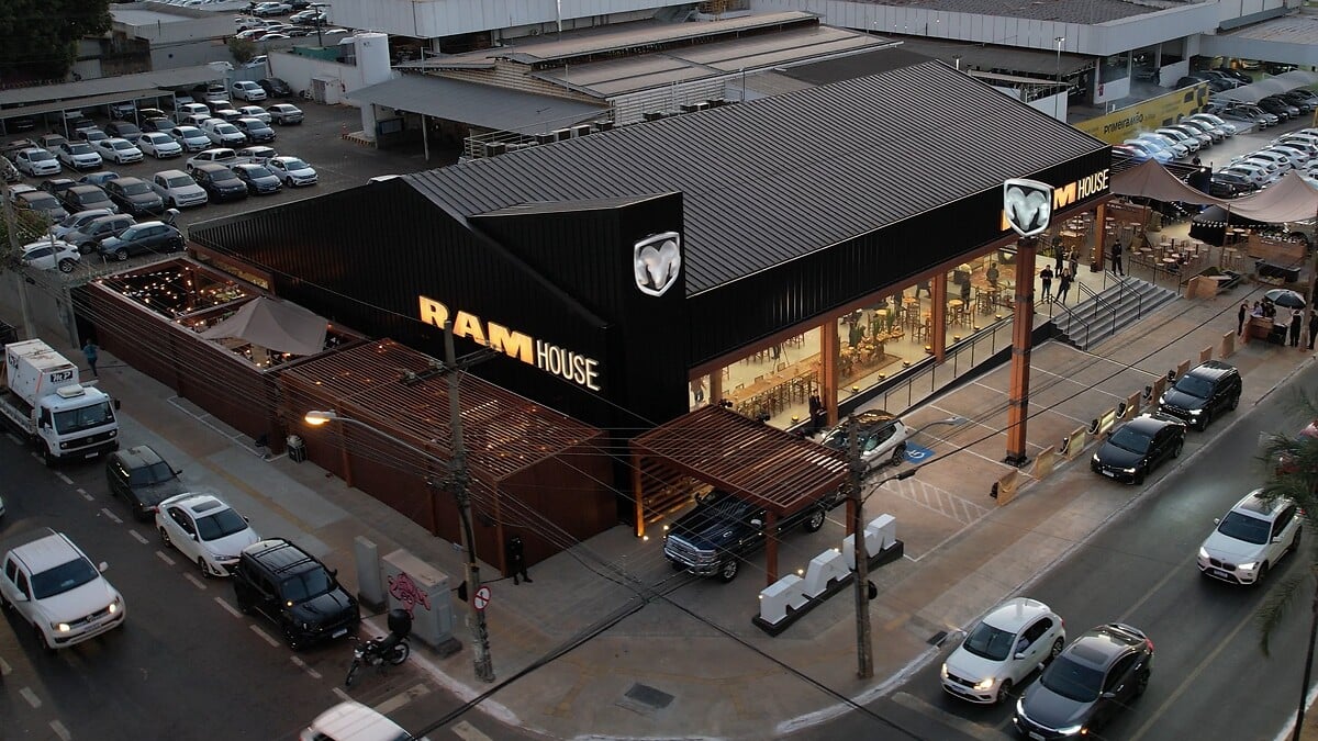 Ram inaugura a segunda Ram House em Goiânia - Garagem de Motor